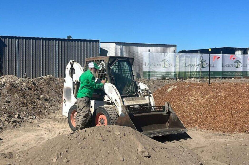 RIIMPO318F Skid Steer Loader Course – North Brisbane | Civil ...